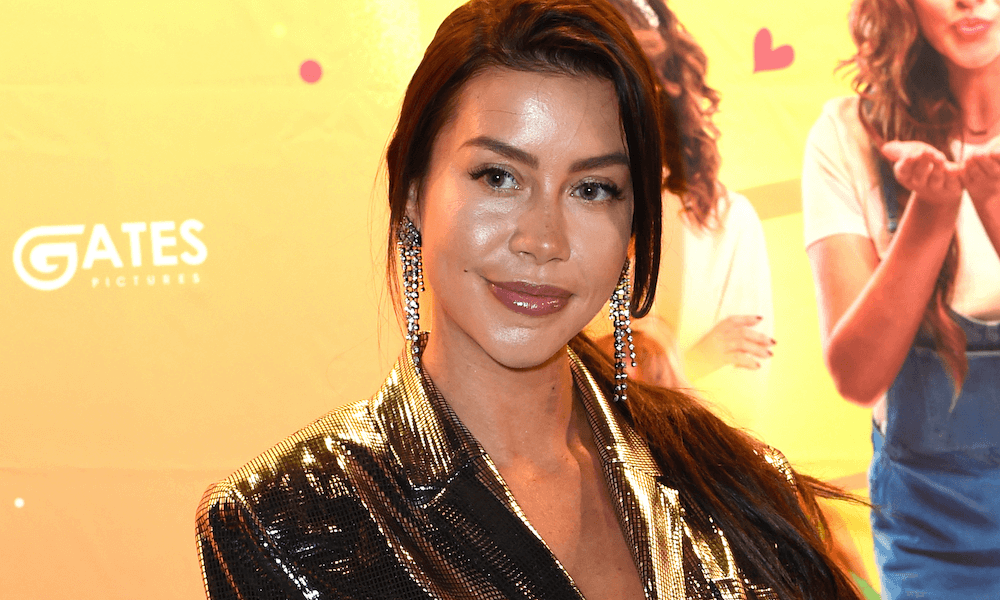 Jaimie Vaes deelt resultaat van bilvergroting op Instagram